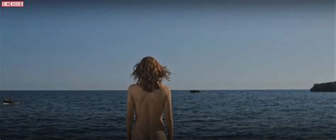 Naked Saida Benzal In Fishbone