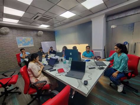 the art of setting up a startup navigating the challenges surviving