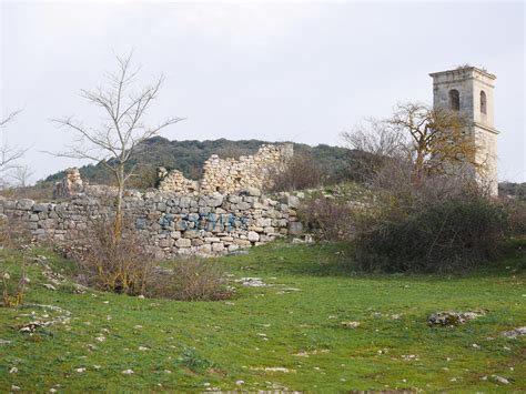 Ochate El Pueblo Burgalés Abandonado Para Pasar Mucho Miedo Traveler