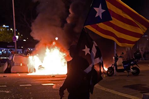 Detenidos Y Disturbios En Las Calles En El Tercer Aniversario Del