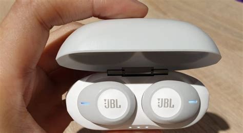 Какие наушники лучше jbl или sony