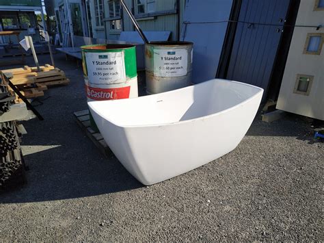 Fibreglass Bath New Musgroves In Christchurch