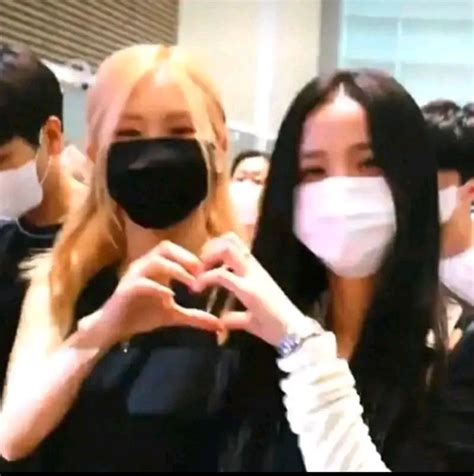 بلاك بينك جيسو وروزي Nel 2024