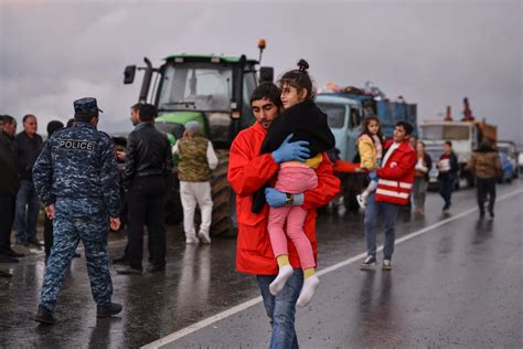 Más De 100000 Armenios Abandonaron Nagorno Karabaj Ante La Ofensiva