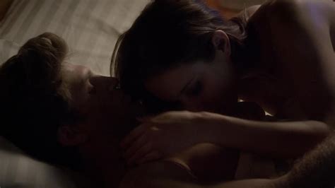 troian bellisario nua em pretty little liars