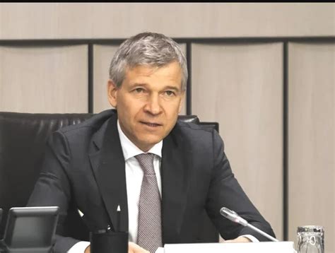 Борис Листов кто это биография фото карьера