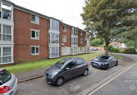 Free Property Report 2 Samuelson Court Banbury Ox16 5dx Chimnie