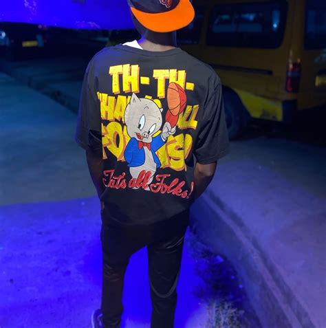 Nåthån Sexty Wørlfihbøy Røyal