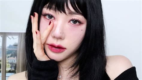 쿨톤은 볼 수 밖에 없는 찐쿨톤의 겨울맞이 겨울쿨톤 메이크업 겨쿨메이크업 다크체리 메이크업🍒 Youtube