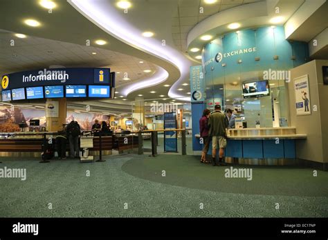 Check In Sign Yvr Airport Hi Res Stock Photography And Images Alamy
