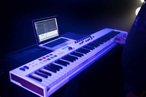 NAMM 2020: Arturia KeyLab Essential 88 обещает клавиатуру с «гибридным ...