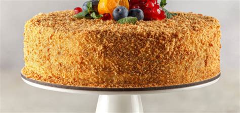 Медовик на сковороді як швидко приготувати смачний десерт рецепт Foodoboz