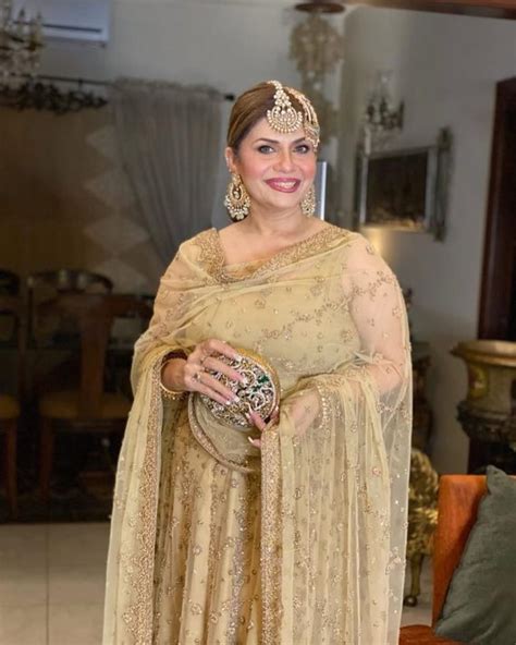 Amber Khan Under Fire For Statement On Iddat Reviewitpk