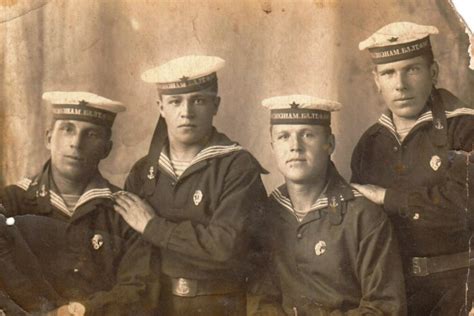 Интересный факт о Что означают ленточки на бескозырке у моряков