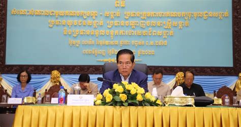 ឯកឧត្តម ឃួង ស្រេង អញ្ជើញជាអធិបតីពិធីសំណេះសំណាលជាមួយគណបក្សខណ្ឌ សង្កាត់