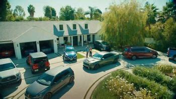 Carvana Tv Spot Tracking All Cars Featuring Kristen Bell Dax