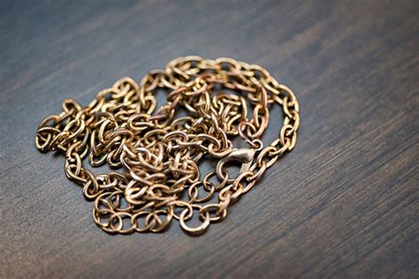 金の密度の求め方。質量・体積の求め方や公式、他の金属の密度まで解説！｜ブランド買取専門店ロデオドライブ