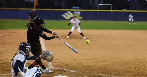 Isu Softball Kisu