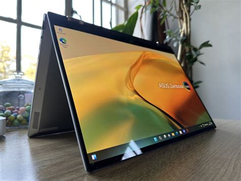 Asus Zenbook Flip Oled Up Review Glitched
