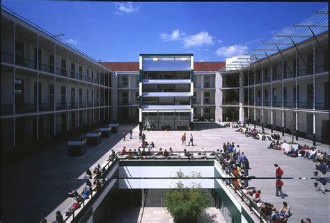 2023西班牙留学 提供英文授课硕士“计算机、数据科学”的院校有哪些？大学巴塞罗那世界