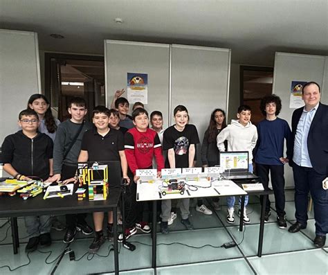 Ρομποτικός βοηθός στα σούπερ μάρκετ Για άτομα με προβλήματα όρασης Foodlife Gr