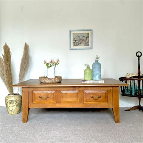 ყავის მაგიდები Collector Tbilisi