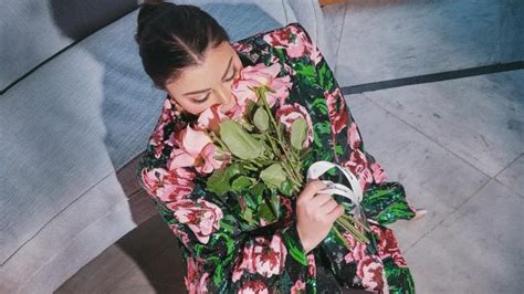 هيفاء وهبي في يوم الحب No Makeup Makeup فوشيا