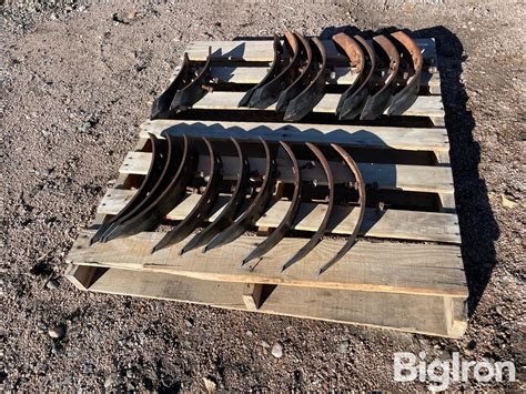 Reversible Twisted Chisel Points Agriculture Bigiron