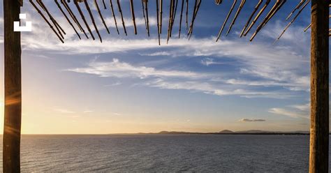 낮 동안 흐린 하늘 아래 푸른 바다의 풍경 사진 사진 Unsplash의 무료 우루과이 이미지