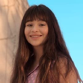 Violet Baudelaire Estilo De Dove Cameron Una Serie De Catastroficas
