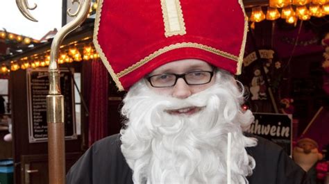 Simon Erichsen Spielt Den Nikolaus Für Die