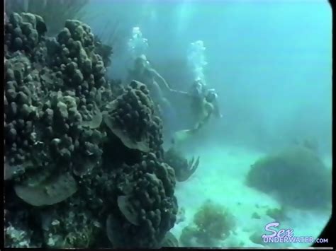 SexUnderwater E0006 Scuba Girls Play In The Ocean Underwater In Ocean Play 3
