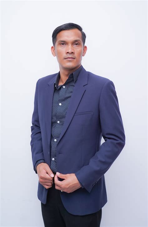 និមិត្តសញ្ញាហាមប្រើទូរសព្ទ Do Not Use The Phone ផង់ ពិសិដ្ឋ Phang