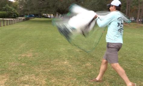 This Is How To Throw A 12 Foot Cast Net Without Using Your Mouth