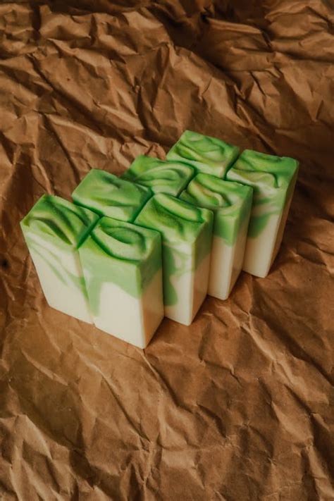 개인 관리 개인 위생 건강 공예 구겨진 종이 깨끗한 녹색 라임 막대 비누 목욕 목욕 제품 미니멀리즘 미용