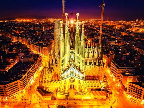 ساگرادا فامیلیا، کلیسایی از جنس طبیعت کجارو