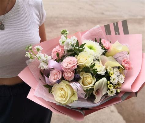 Нежный букет цветов Букет цветов Простые цветочные композиции Цветы