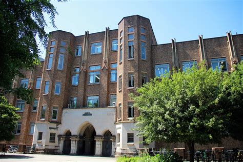 高鍋 和広教授が日本化学会学術賞を受賞されました