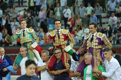 Todos A Hombros En Jaén Tauromaquias