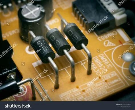 Pic Microcontroller 4 Bit At ₹ 131 Piece In Patna Id 2855648060548