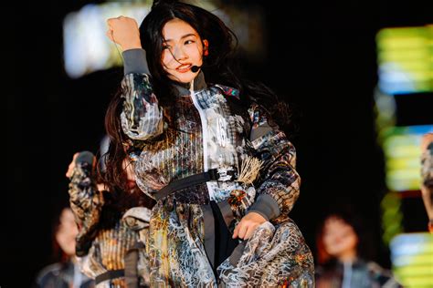 櫻坂46のライブでしか味わえない快感をもたらすものとは？「4thアニラ」からその正体を紐解く｜Bezzy[ベジー]｜アーティストをもっと好きになるエンタメメディア