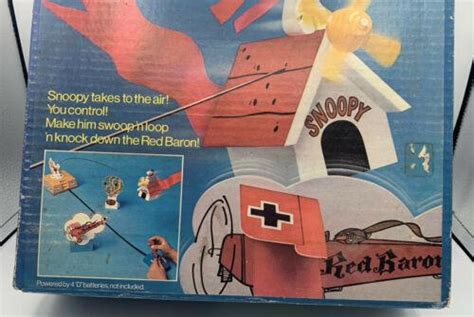 Vintage Charlie Brown Snoopy Flying Doghouse Red Baron Vertibird Sealed