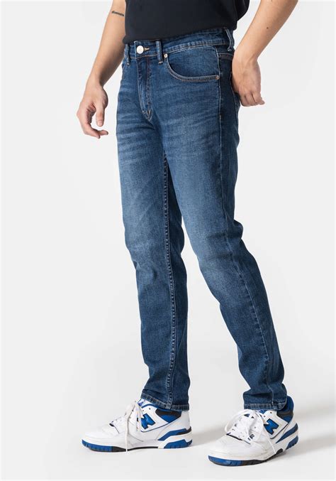 Quần Jeans Nam Dáng Slim Fit V2 Coolmate