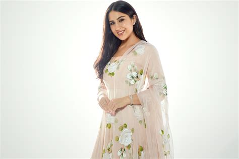 Sara Ali Khan Hd Wallpaper Hd Indian Celebrities K Wallpapers Images And Background