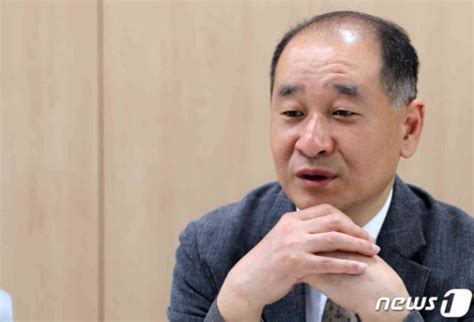 금감원 배터리 아저씨 박순혁 작가 압수수색미공개 정보 이용 혐의