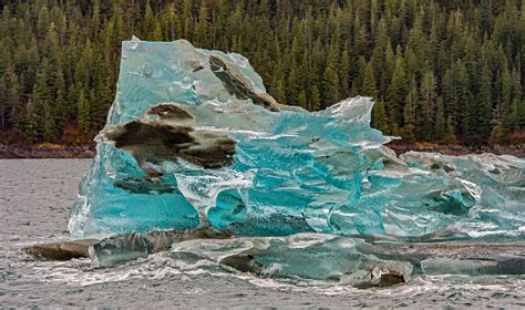 도스 빙하 얼음 포드 테러 황야의 엔디콧 암 통가스 국유림 알래스카 블루 빙산 또는 베르기 비트 투명한 푸른 얼음이 있는 얼음 형성 0명에 대한 스톡 사진 및 기타 이미지