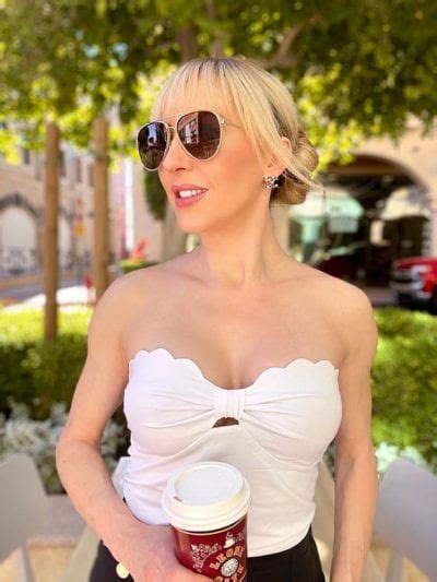 Clip In Bangs How To Get Bangs Without Cutting Your Hair Glamour And Gains