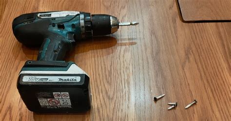 วธตดตง Cisco Access Point Mounting Bracket บนฝา IT Bolt