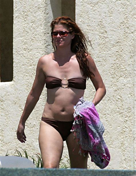 Debra Messing Nipple Slip On Beach Paparazzi Pictures And Posing Nude