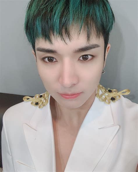 펜타곤 Pentagon 유토 😊😁 Instagram